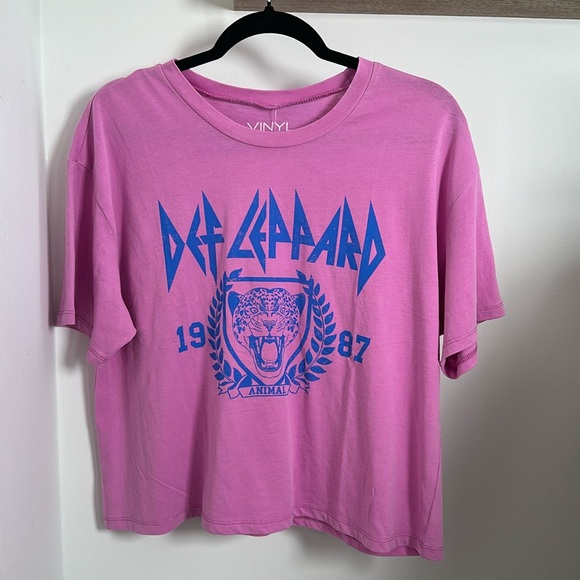 Tops | Def Leppard Pink Graphic Nwt | Poshmark